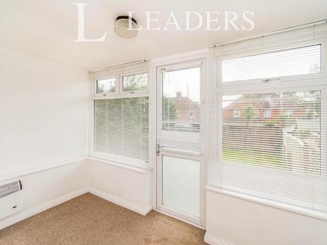 2 bedroom bungalow for rent in Wycliffe Road, SO18