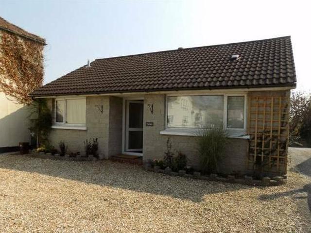 2 bedroom bungalow for rent in Townsend Curry Rivel Langport Somerset TA10