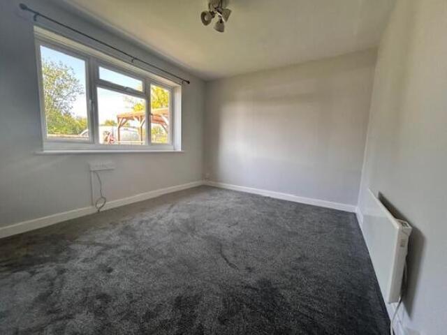 2 bedroom bungalow for rent in The Street, Upchurch ME9 7EY, ME9