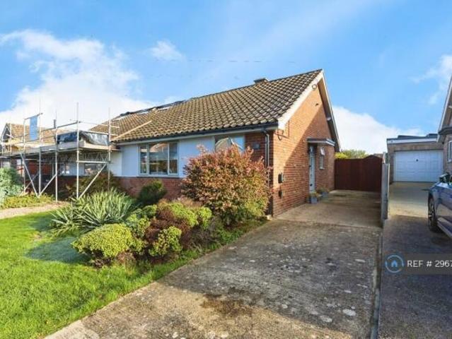 2 bedroom bungalow for rent in Treelands Drive, Cheltenham, GL53