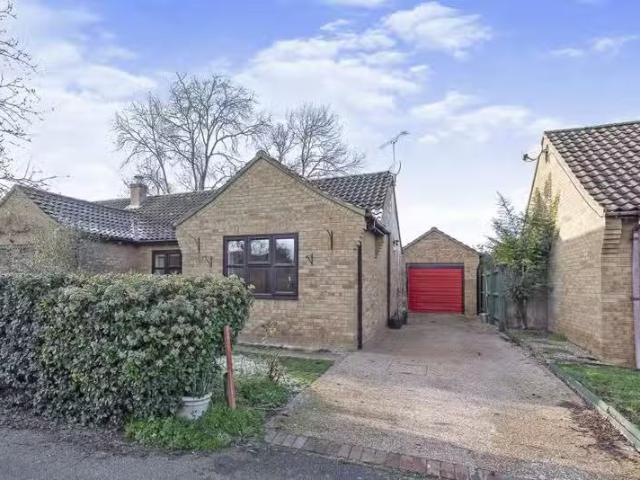2 bedroom bungalow for rent in Vincent Close, Feltwell, THETFO.