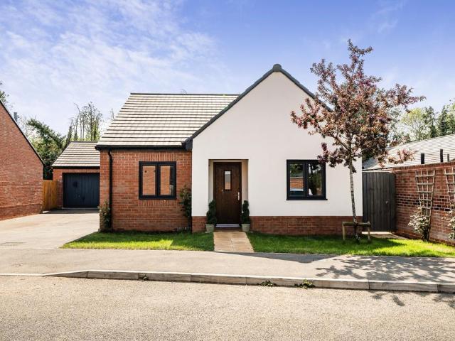 2 bedroom bungalow for sale