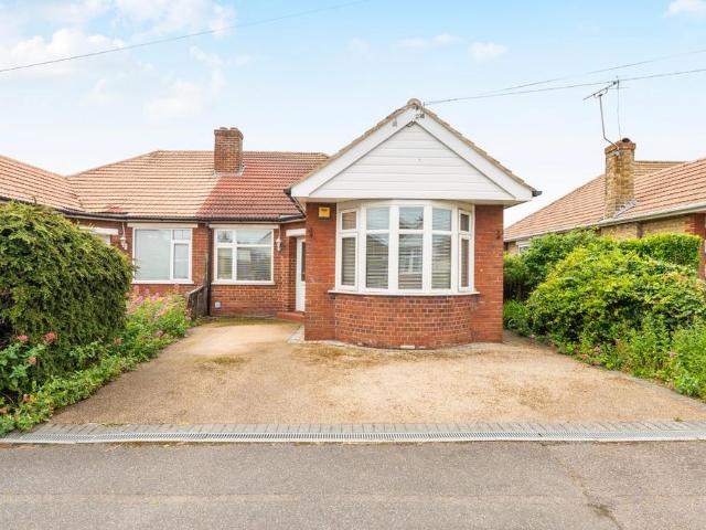 2 bedroom bungalow for sale