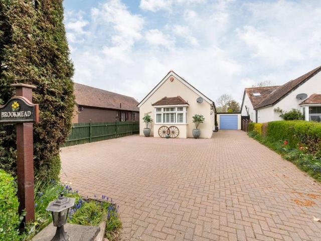 2 bedroom bungalow for sale