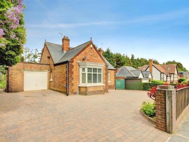 2 bedroom bungalow for sale