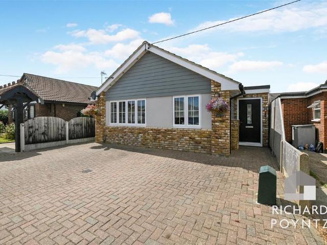 2 bedroom detached bungalow for sale