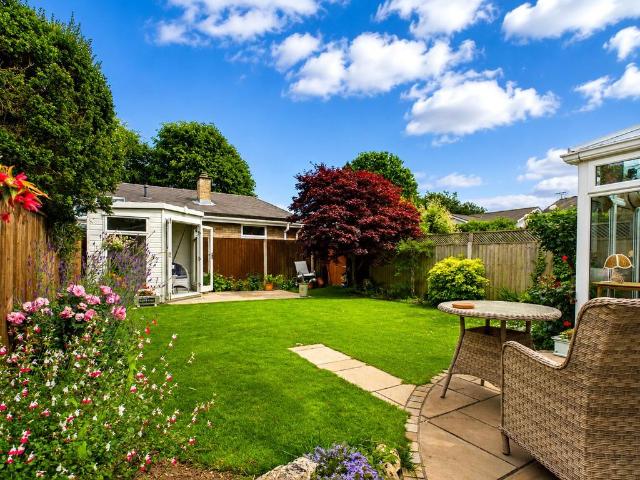 2 bedroom bungalow for sale