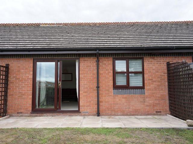 2 bedroom bungalow for sale