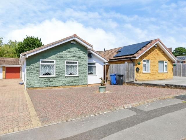 2 bedroom bungalow for sale
