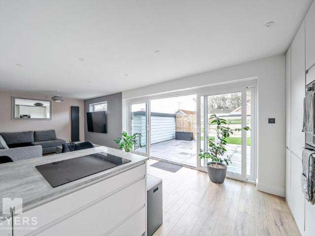2 bedroom bungalow for sale