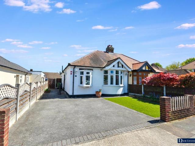 2 bedroom bungalow for sale