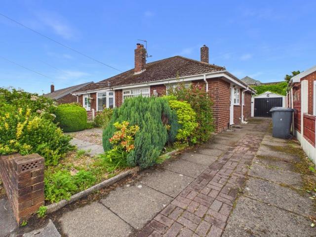 2 bedroom bungalow for sale