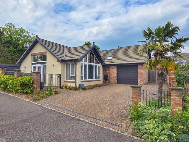 2 bedroom bungalow for sale