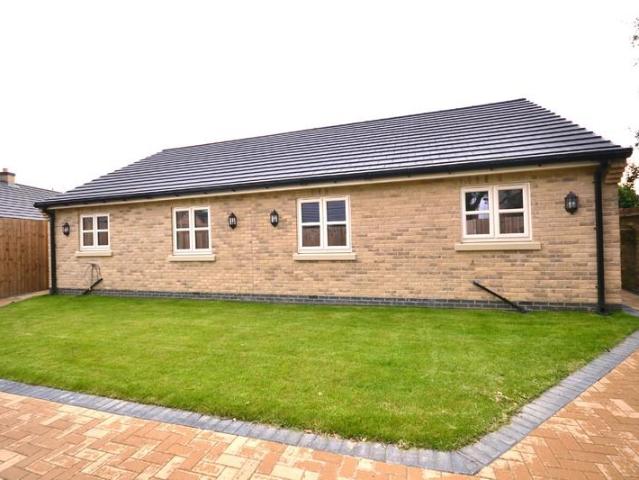 2 bedroom bungalow for sale