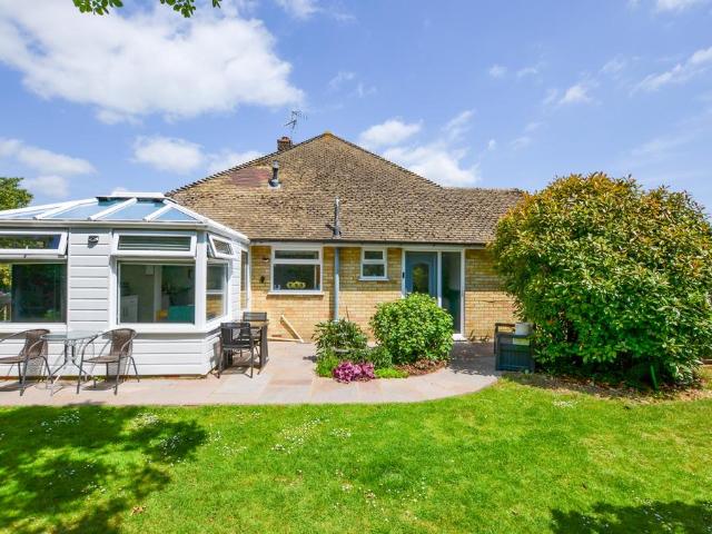 2 bedroom bungalow for sale