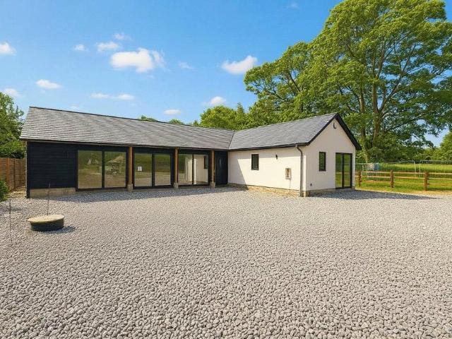 2 bedroom bungalow for sale