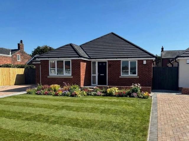 2 bedroom bungalow for sale