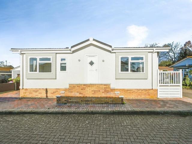 2 bedroom bungalow for sale