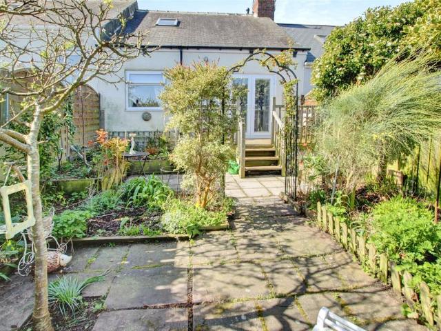 2 bedroom bungalow for sale
