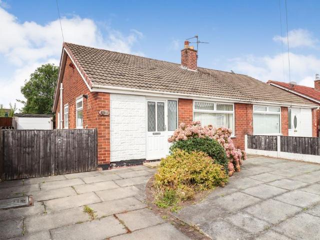 2 bedroom bungalow for sale