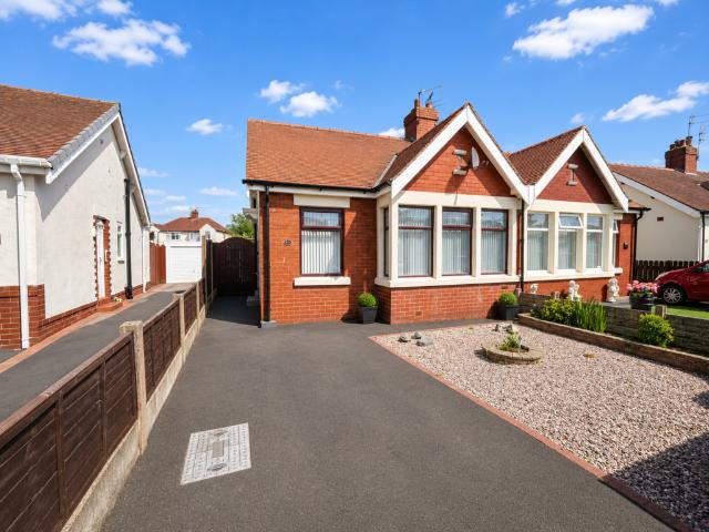 2 bedroom bungalow for sale