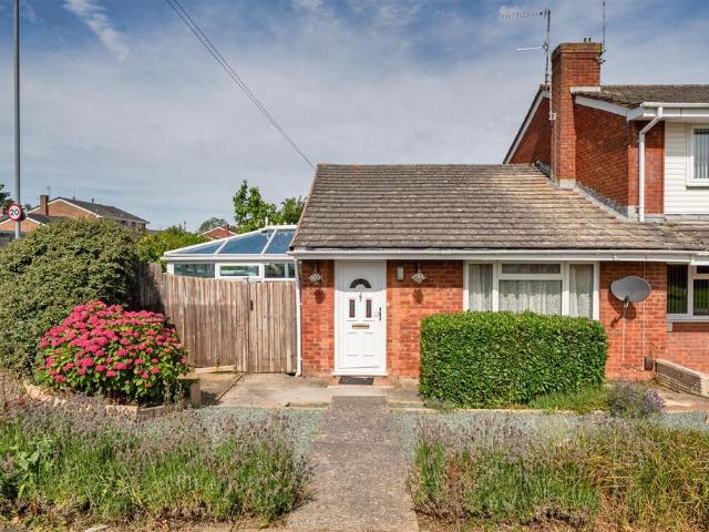 2 bedroom bungalow for sale