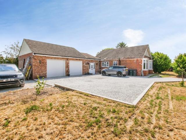 2 bedroom bungalow for sale