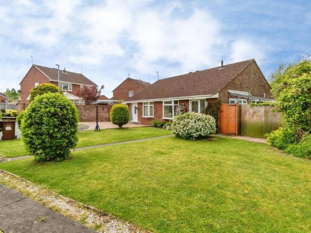 2 bedroom bungalow for sale