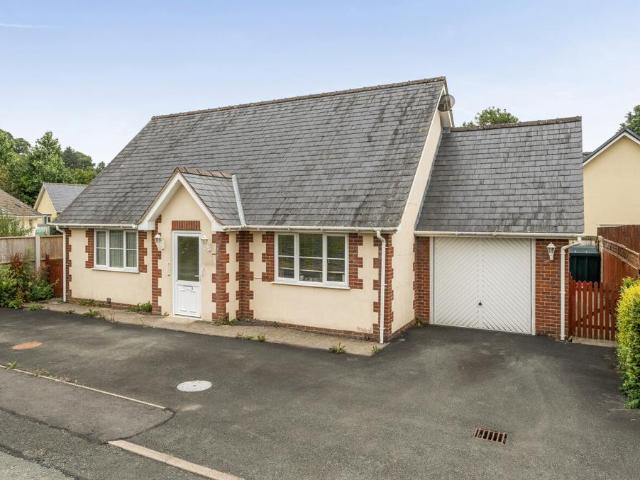 2 bedroom bungalow for sale
