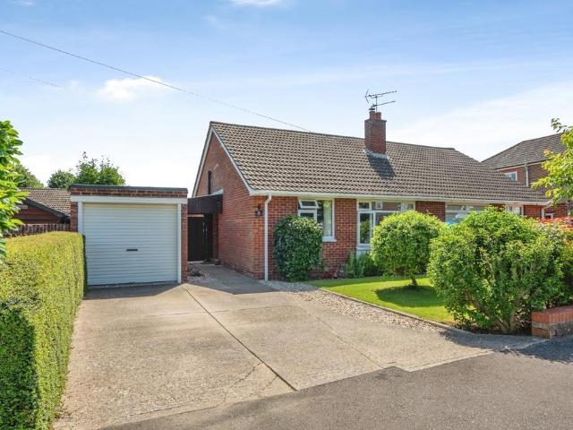 2 bedroom bungalow for sale
