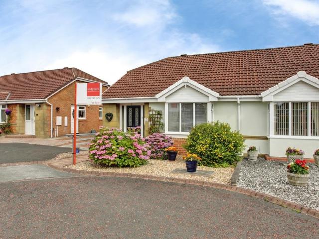 2 bedroom bungalow for sale