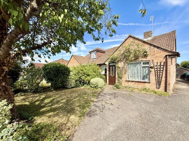 2 bedroom bungalow for sale