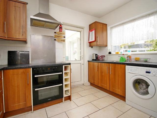 2 bedroom bungalow for sale