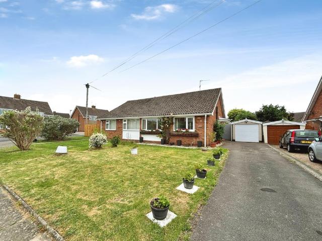 2 bedroom bungalow for sale
