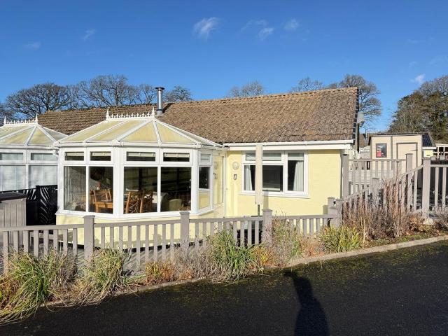 2 bedroom bungalow for sale