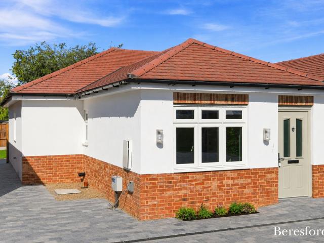 2 bedroom bungalow for sale
