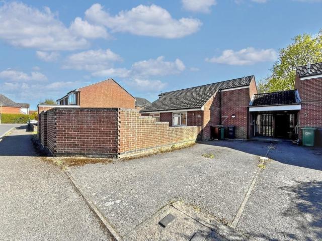 2 bedroom bungalow for sale