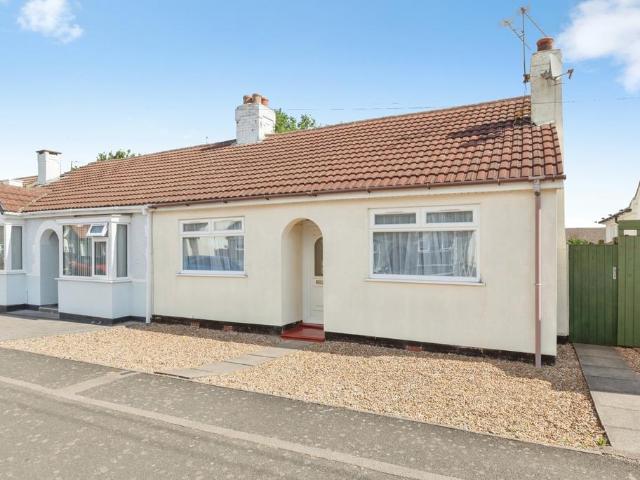 2 bedroom bungalow for sale