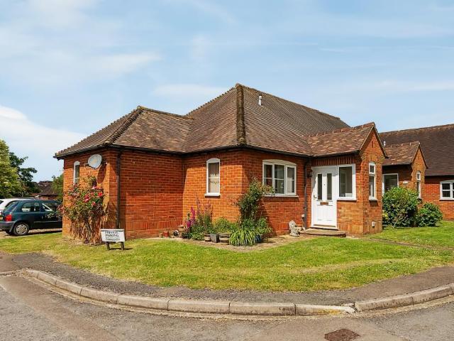 2 bedroom bungalow for sale