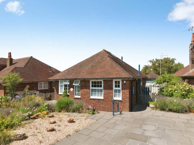 2 bedroom bungalow for sale