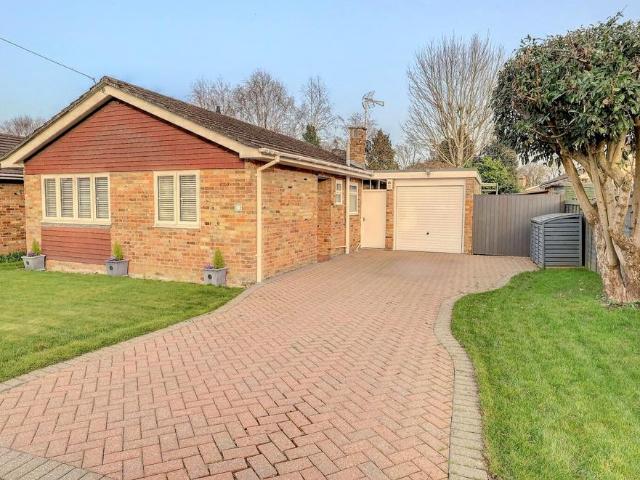 2 bedroom bungalow for sale