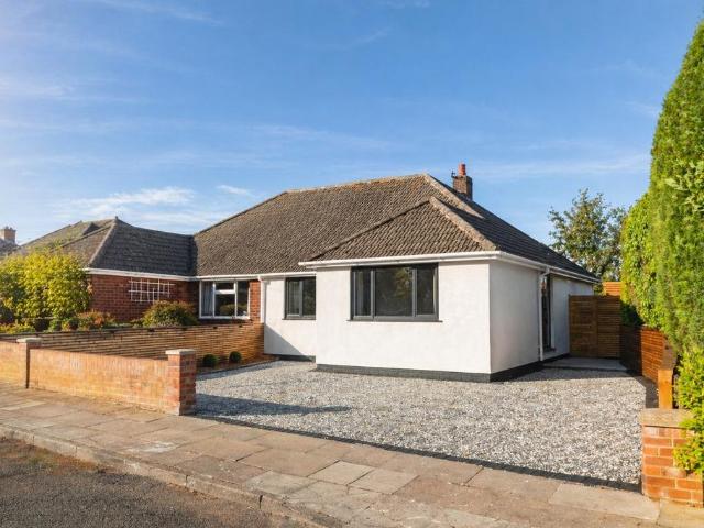 2 bedroom bungalow for sale
