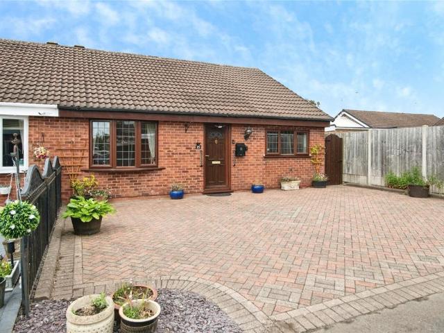 2 bedroom bungalow for sale