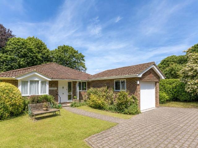 2 bedroom bungalow for sale