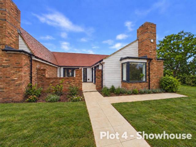 2 bedroom bungalow for sale