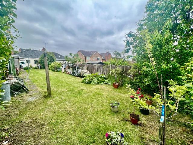 2 bedroom bungalow for sale
