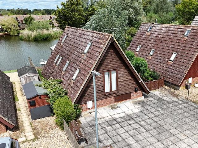 2 bedroom bungalow for sale