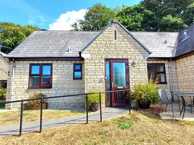 2 bedroom bungalow for sale