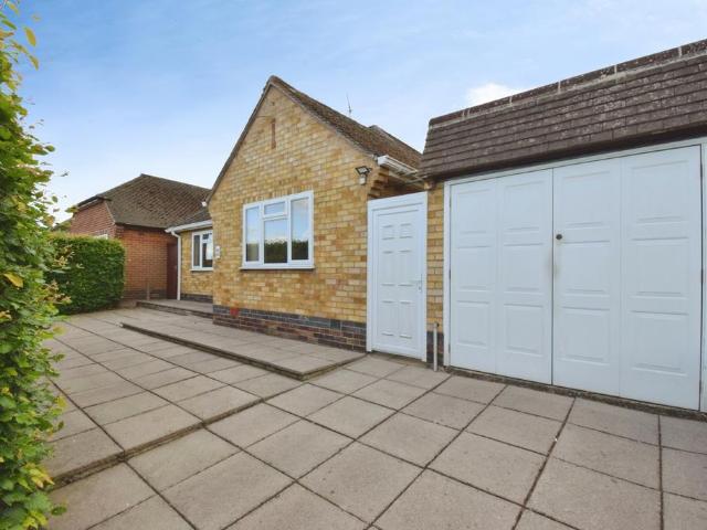 2 bedroom bungalow for sale