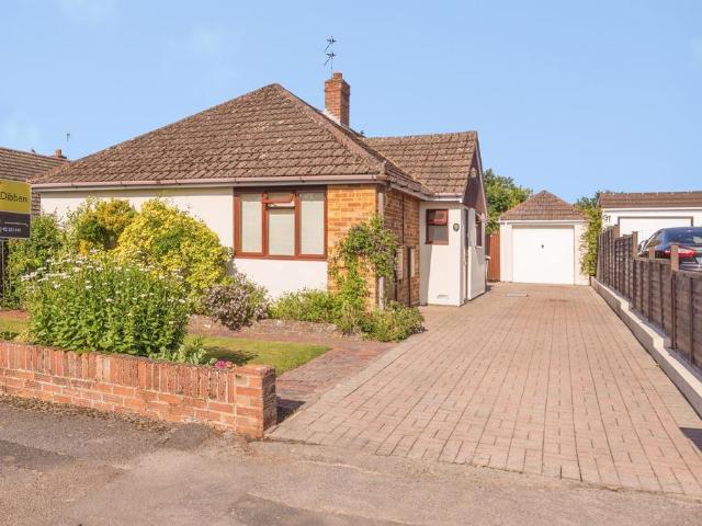 2 bedroom bungalow for sale